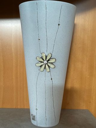 Vaso con fiore e strass 