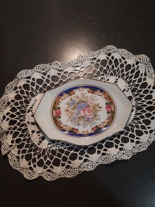 vassoietto Royal Porcelain.