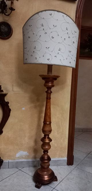 Piantana in legno, foglia oro anticata