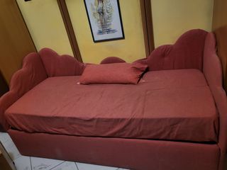 divano con 2 letti singoli