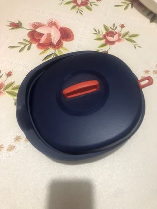 Contenitore da portata con mestolo