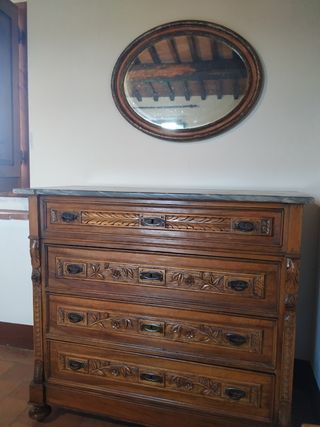 Cassettone toscano intarsiato