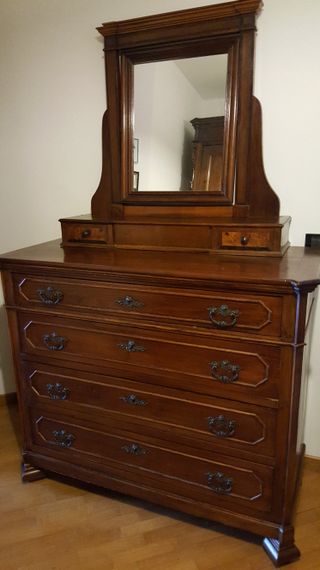 Comò in noce fine 800