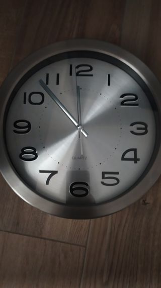 Orologio da parete in acciaio 