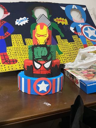 Torta scenografica super eroi