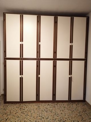 Armadio ideale x garage/cantina + 2 comodini
