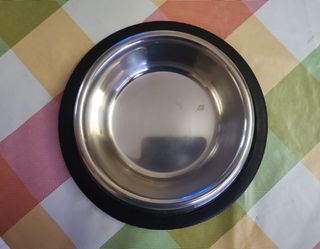 Ciotola gatti/cani di piccola taglia.
