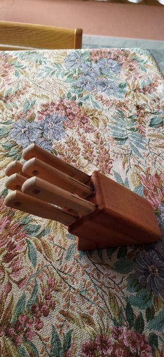 Coltelli da cucina con ceppo