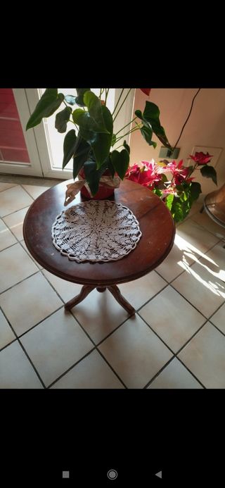 centrino rotondo all'uncinetto vintage 