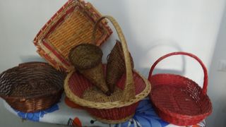 Quattro ceste + Due Cornucopie  buone condizioni