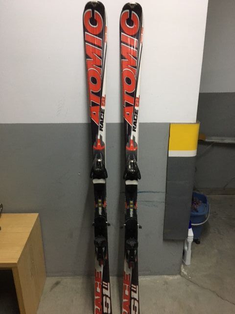 ESQUIS ATOMIC RACE SL 11 - 170 cm de segunda mano por 145 EUR en Viella en WALLAPOP