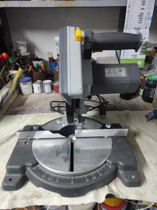 troncatrice per legno,ferrovie plastica.