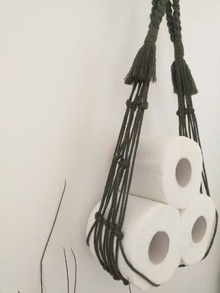 Supporto rotoli carta igienica da parete macrame 