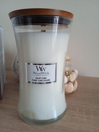 Woodwick candela crakles as it burns