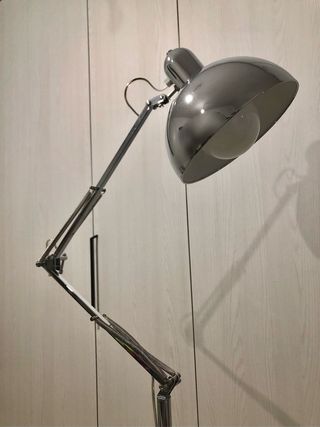 Lampada da terra regolabile