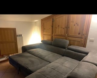 Divano grigio scuro ottime condizioni