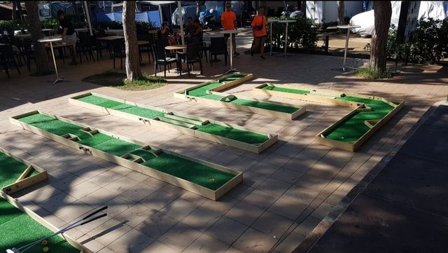 6 PISTAS DE MINI GOLF de segunda mano por 490 EUR en Sant Antoni de ...