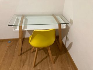 Scrivania e sedia Come nuovo