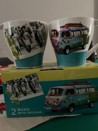 2 mug con cucchiaino 