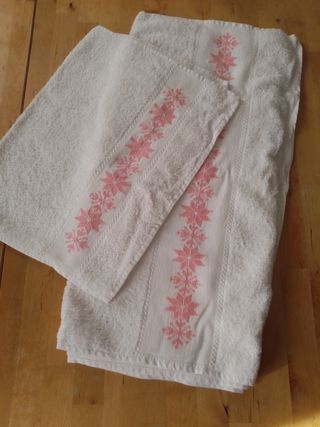asciugamani ricamati a mano 