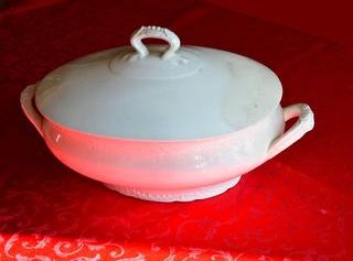 Zuppiera ovale fineottocento in Porcellana