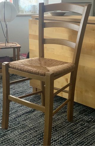 4 Sedie di legno e paglia e tavolo