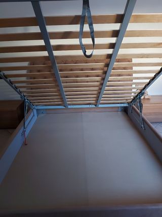 Letto matrimoniale con contenitore 