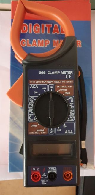 multimetro digitale a pinza 