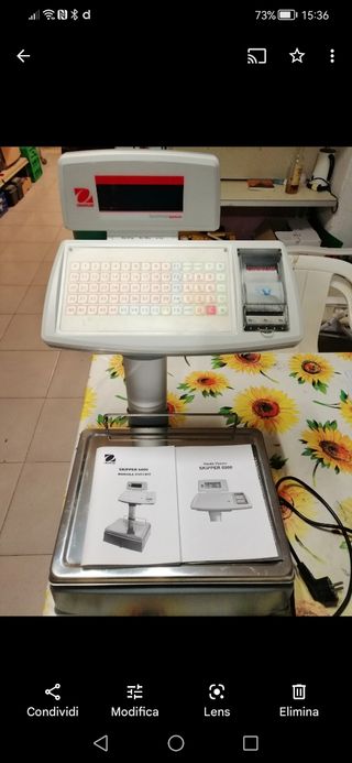 Bilancia elettronica da banco ortofrutta.