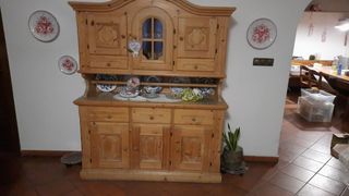 Soggiorno in legno fatto a mano 