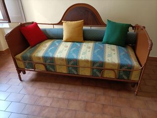 divano in ferro a tre posti 