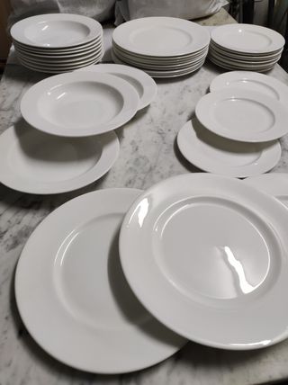 Set 34 piatti porcellana Royal