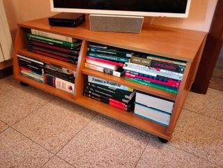 Mobile per TV con ruote in legno