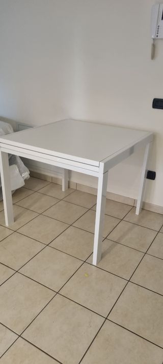 Tavolo bianco lucido allungabile