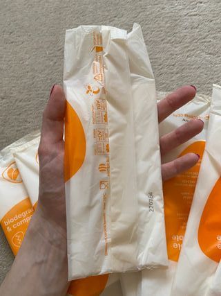 Posate nuove in plastica bianco 