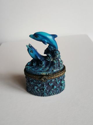 Scatoletta in resina con delfini cm.4x6.5