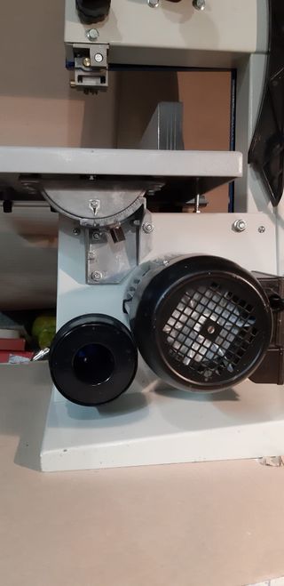 Sega a nastro da banco , Sheppach Basa 1