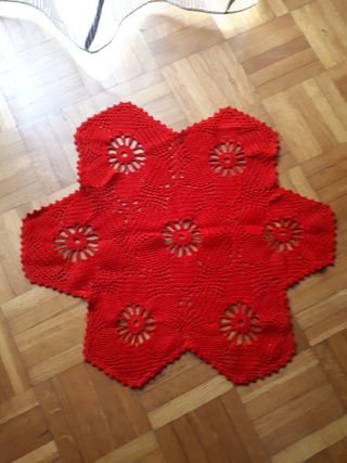 Centro tavola vintage fatto a mano colore rosso. 