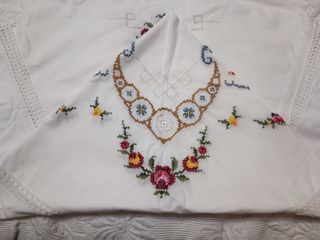 tovaglia ricamata punto croce 