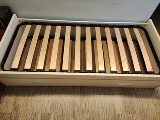 Letto singolo con letto sotto a scomparsa bianco