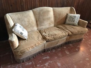 Divano e poltrona vintage di velluto