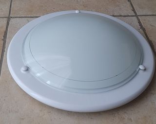 plafoniera in metallo bianco