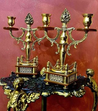 Coppia di candelabri impero: allure d’eleganza