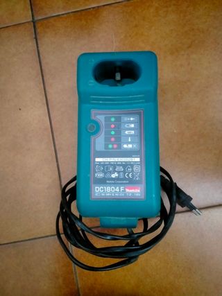 caricabatterie Makita 