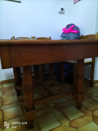 vendesi tavolo in legno di ciliegio 