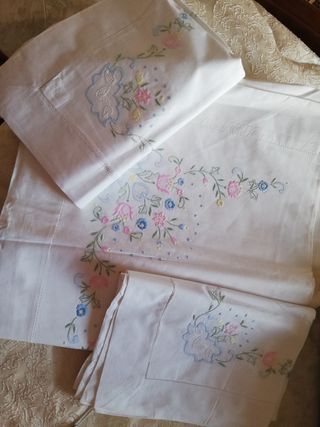lenzuola sopra e 2 federe ricamo artigianale 