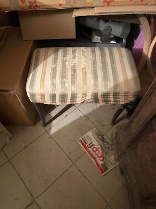 Poggiapiedi antico da ritappezzare