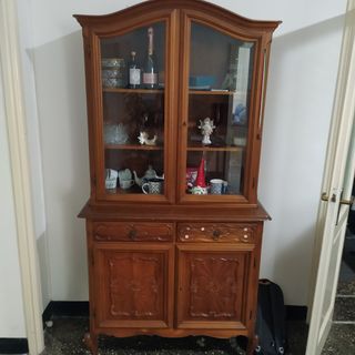 vendo credenza mobile e tavolo con 6 sedie