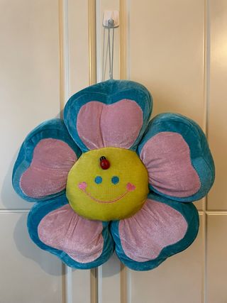 Cuscino a forma di fiore.