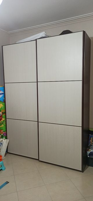 armadio due ante scorrevoli 185 x 62 x 245

